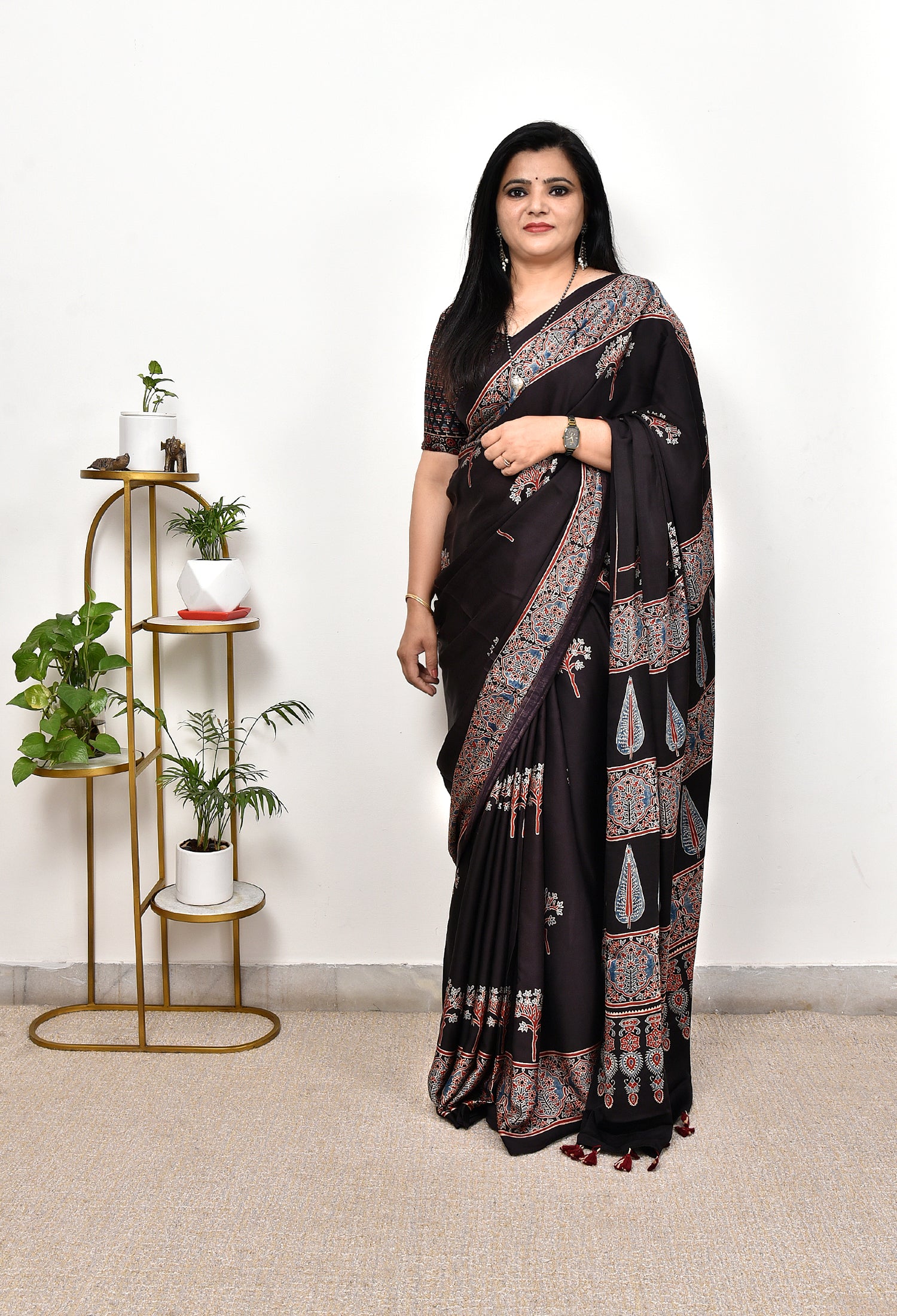 OMISHA : AJRAKH HANDBLOCK MODAL SILK SAREE – EkBanni